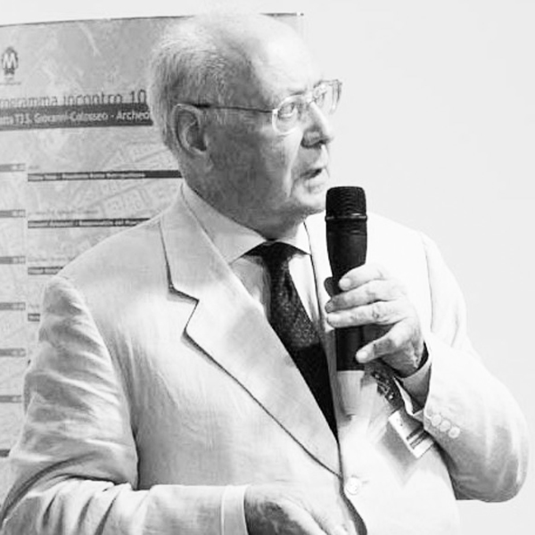 Un diario di lavoro con progetti e ricerche